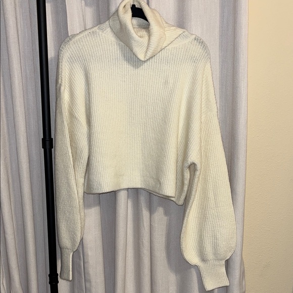 Double Zero | Sweaters | Cozy Off White Turtleneck Sweater | Poshmark